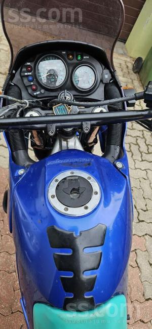 Kawasaki KLE 500 1992 Valmiera, ar dzinēja tilpumu 0.50 L un nobraukumu 0 tūkst. km par 1700 €, foto 6 vietnē AUTOMOTO.COM.LV