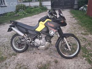 Kawasaki KLE 500 1993 Balvi, ar dzinēja tilpumu 0.50 L un nobraukumu 0 tūkst. km par 1900 €, foto  vietnē AUTOMOTO.COM.LV