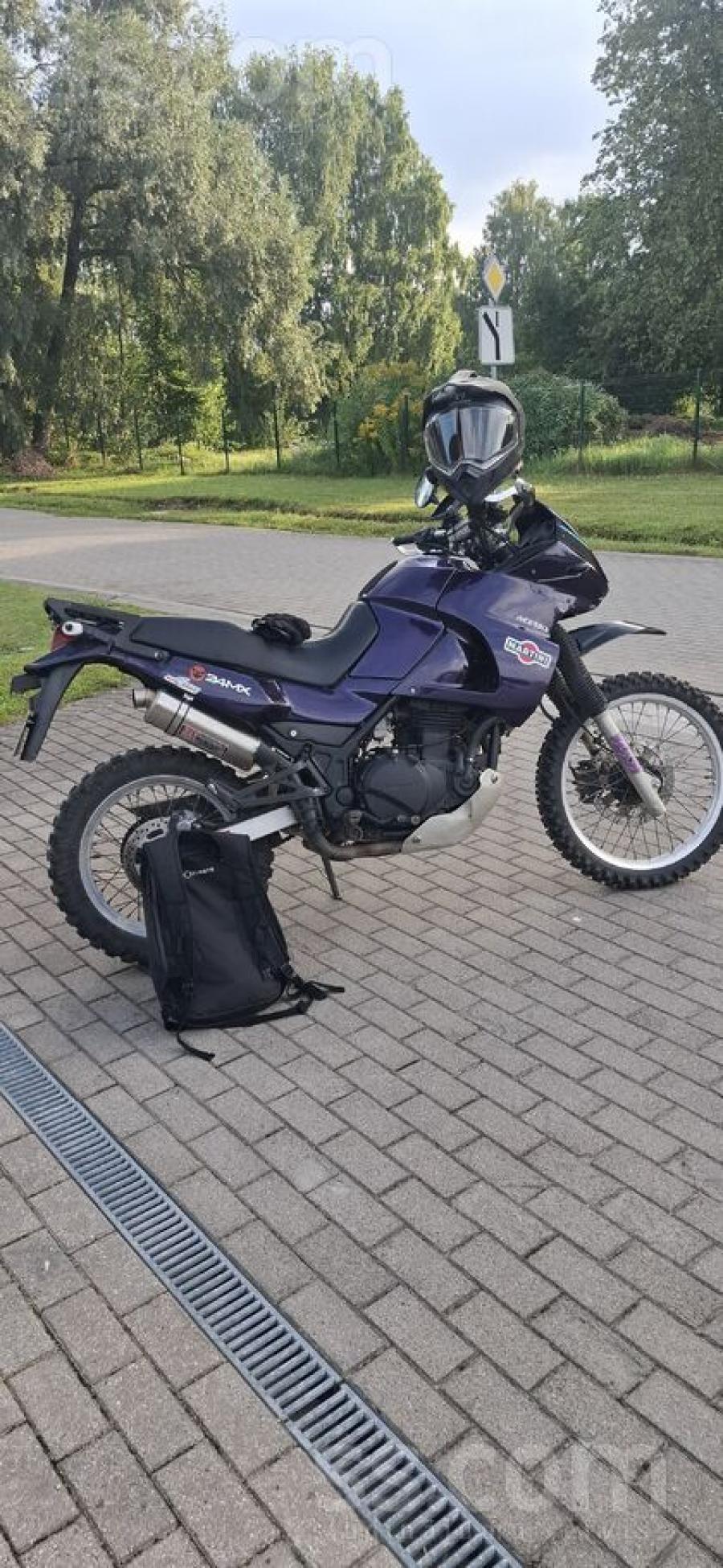 Kawasaki KLE 500 1993 in Valmiera, with an engine capacity of 0.50 L and mileage of 0 thousand km for 2700 €, photo 1 on AUTOMOTO.COM.LV