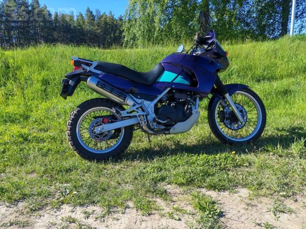 Kawasaki KLE 500 1994 Rīga, ar dzinēja tilpumu 0.50 L un nobraukumu 0 tūkst. km par 1750 €, foto 1 vietnē AUTOMOTO.COM.LV