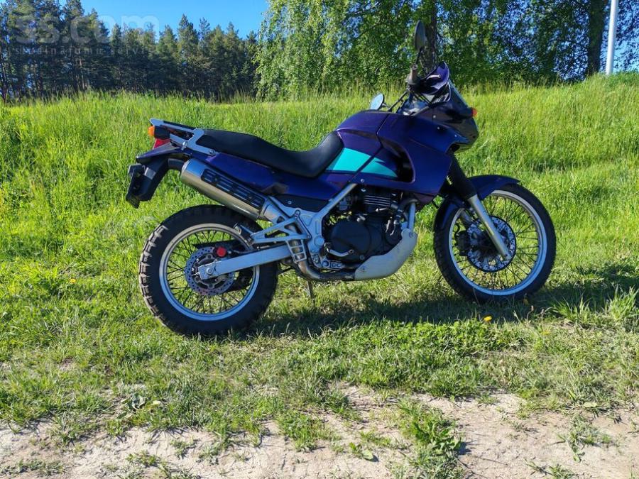 Кавасаки KLE 500 1994 в Рига, объемом двигателя 0.50 л и пробегом 0 тыс. км за 1750 €, фото 1 на AUTOMOTO.COM.LV