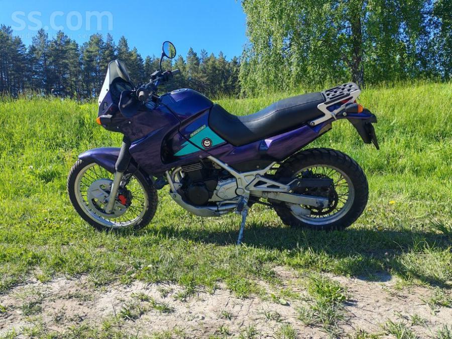 Кавасаки KLE 500 1994 в Рига, объемом двигателя 0.50 л и пробегом 0 тыс. км за 1750 €, фото 3 на AUTOMOTO.COM.LV
