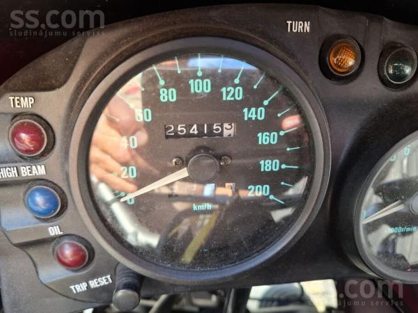 Kawasaki KLE 500 1994 in Riga, with an engine capacity of 0.50 L and mileage of 0 thousand km for 1700 €, photo 5 on AUTOMOTO.COM.LV