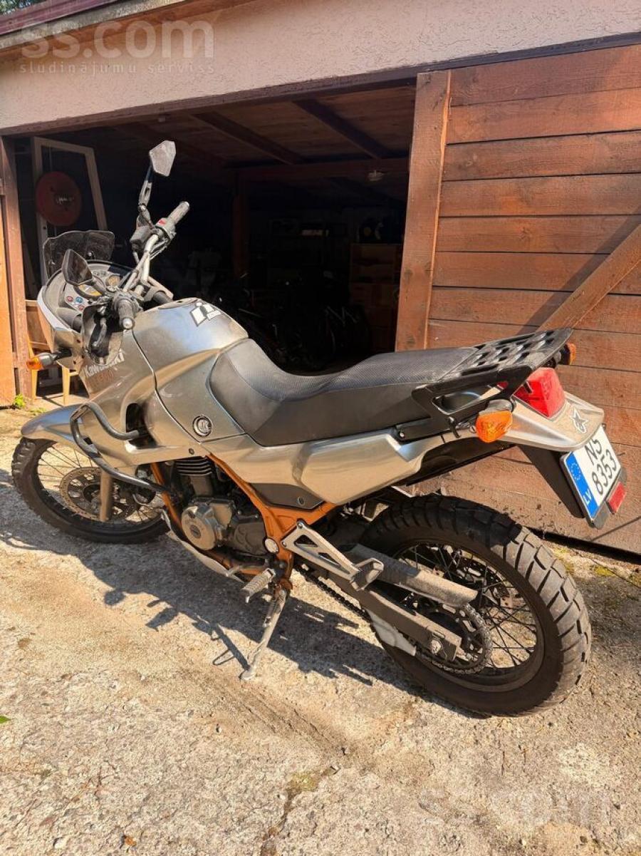Кавасаки KLE 500 2005 в Юрмала, объемом двигателя 0.50 л и пробегом 0 тыс. км за 2500 €, фото 3 на AUTOMOTO.COM.LV