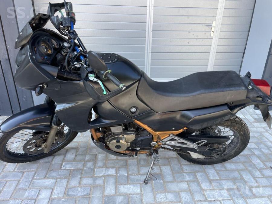 Kawasaki KLE 500 2005 Jēkabpils, ar dzinēja tilpumu 0.50 L un nobraukumu 0 tūkst. km par 1750 €, foto 6 vietnē AUTOMOTO.COM.LV