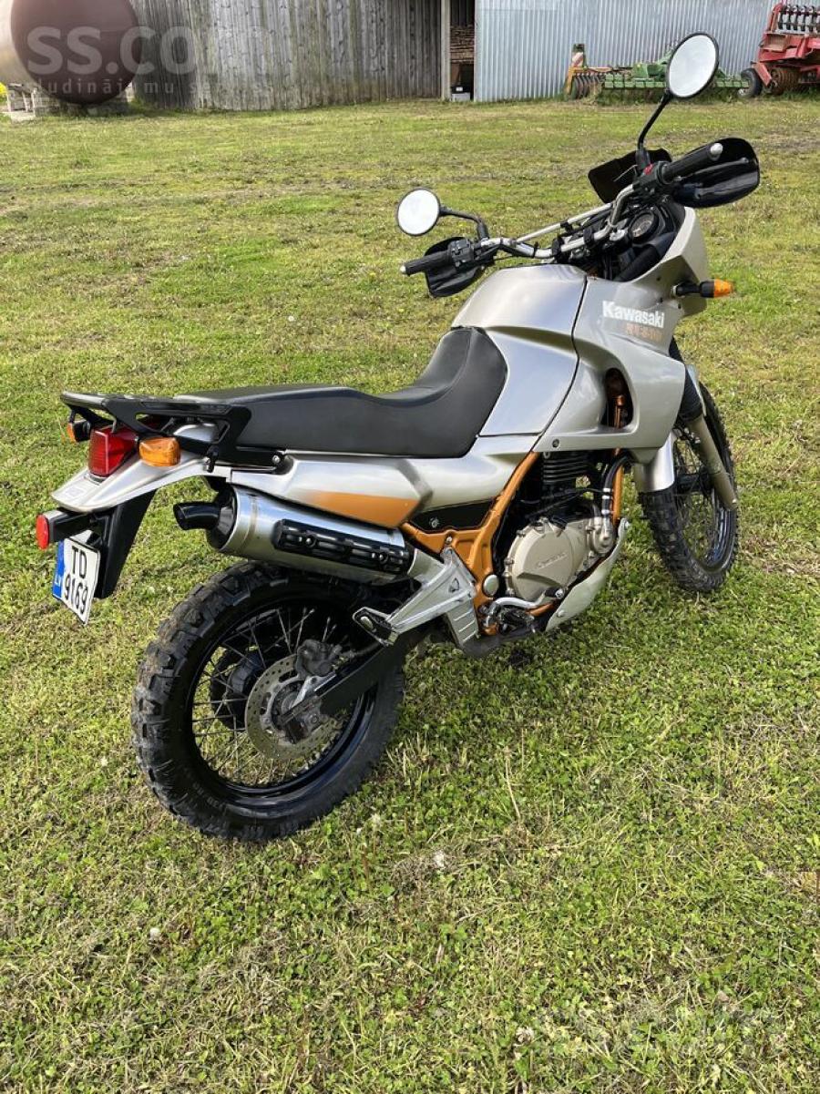 Kawasaki KLE 500 2006 Tukums, ar dzinēja tilpumu 0.50 L un nobraukumu 0 tūkst. km par 2400 €, foto 3 vietnē AUTOMOTO.COM.LV