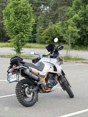 Pelēks Kawasaki KLE 2005 Viļņa, ar dzinēja tilpumu 0.50 L un nobraukumu 87 tūkst. km par 2150 €, foto 5 vietnē AUTOMOTO.COM.LV
