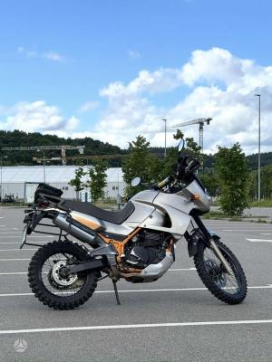 Pelēks Kawasaki KLE 2005 Viļņa, ar dzinēja tilpumu 0.50 L un nobraukumu 87 tūkst. km par 2150 €, foto 6 vietnē AUTOMOTO.COM.LV