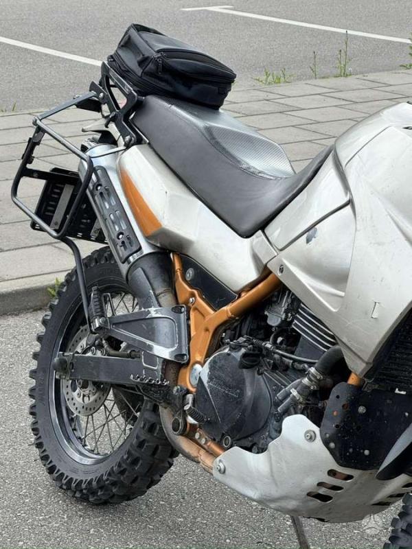 Grey Kawasaki KLE 2005 in Vilnius, with an engine capacity of 0.50 L and mileage of 87 thousand km for 2150 €, photo 6 on AUTOMOTO.COM.LV