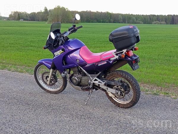 Kawasaki KLE 1992 Preiļi, ar dzinēja tilpumu 0.50 L un nobraukumu 0 tūkst. km par 2250 €, foto 1 vietnē AUTOMOTO.COM.LV