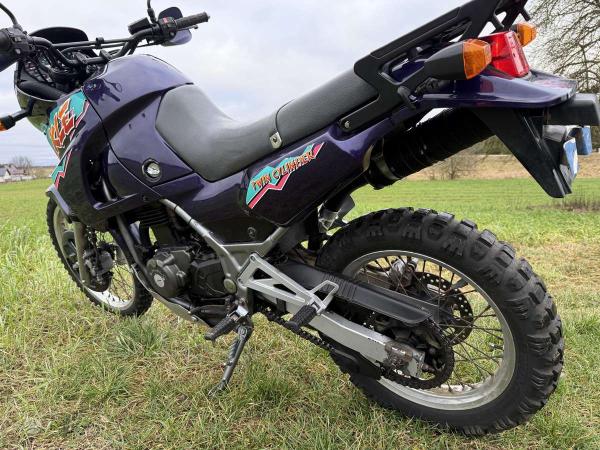 Kawasaki KLE 1993 Druskininkai, ar dzinēja tilpumu 0.50 L un nobraukumu 42 tūkst. km par 1750 €, foto 5 vietnē AUTOMOTO.COM.LV