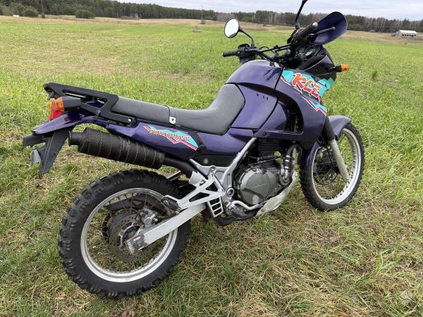 Kawasaki KLE 1993 Druskininkai, ar dzinēja tilpumu 0.50 L un nobraukumu 42 tūkst. km par 1750 €, foto 8 vietnē AUTOMOTO.COM.LV