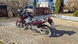 Kawasaki KLE 1999 Aizkraukle, ar dzinēja tilpumu 0.50 L un nobraukumu 25 tūkst. km par 2500 €, foto  vietnē AUTOMOTO.COM.LV
