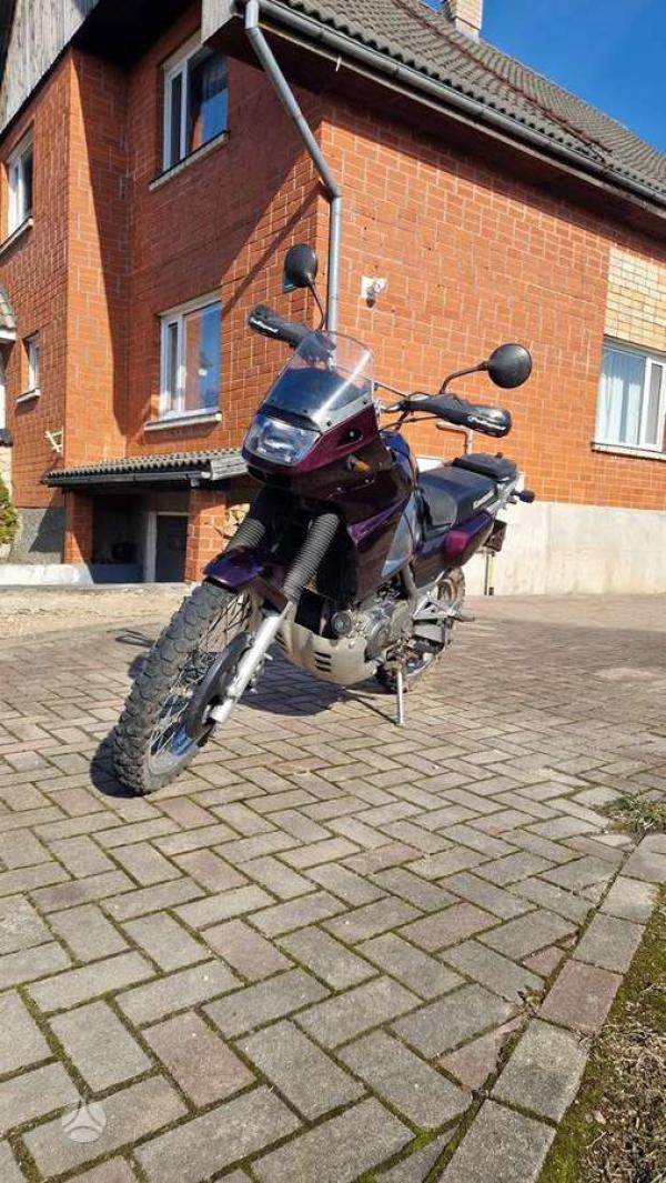 Kawasaki KLE 1999 in Aizkraukle, with an engine capacity of 0.50 L and mileage of 25 thousand km for 2500 €, photo 5 on AUTOMOTO.COM.LV