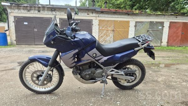 Кавасаки KLE 1999 в Цесис, объемом двигателя 0.50 л и пробегом 0 тыс. км за 1350 €, фото 1 на AUTOMOTO.COM.LV