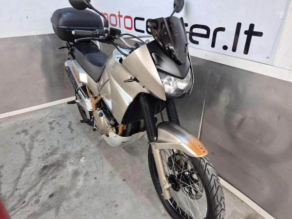 Kawasaki KLE 2005 in Kaunas, with an engine capacity of 0.50 L and mileage of 28 thousand km for 2600 €, photo 8 on AUTOMOTO.COM.LV