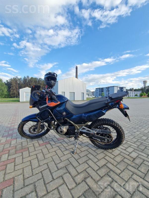 Kawasaki KLE 2006 in Valmiera, with an engine capacity of 0.50 L and mileage of 0 thousand km for 2700 €, photo 3 on AUTOMOTO.COM.LV