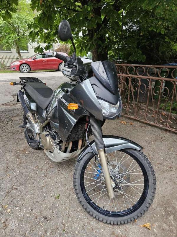 Kawasaki KLE 2007 in Kaunas, with an engine capacity of 0.50 L and mileage of 20 thousand km for 2300 €, photo 5 on AUTOMOTO.COM.LV