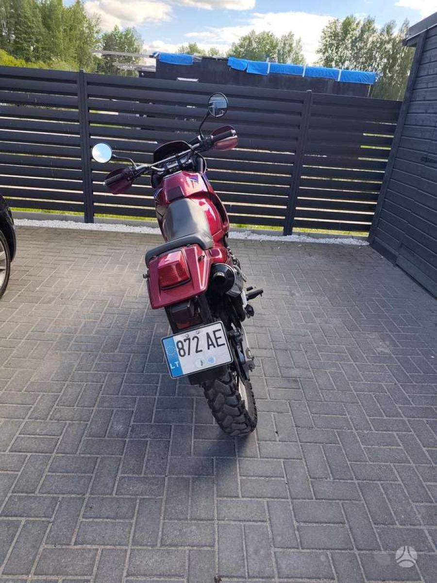 Red Kawasaki KLE 1992 in Elektrenai, with an engine capacity of 0.50 L and mileage of 44 thousand km for 1200 €, photo 4 on AUTOMOTO.COM.LV