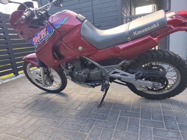 Red Kawasaki KLE 1992 in Elektrenai, with an engine capacity of 0.50 L and mileage of 44 thousand km for 1200 €, photo 4 on AUTOMOTO.COM.LV