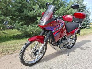 Sarkans Kawasaki KLE 1995 Marijampole, ar dzinēja tilpumu 0.50 L un nobraukumu 37 tūkst. km par 1990 €, foto 3 vietnē AUTOMOTO.COM.LV
