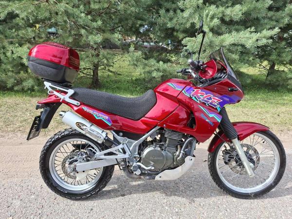 Sarkans Kawasaki KLE 1995 Marijampole, ar dzinēja tilpumu 0.50 L un nobraukumu 37 tūkst. km par 1990 €, foto 4 vietnē AUTOMOTO.COM.LV