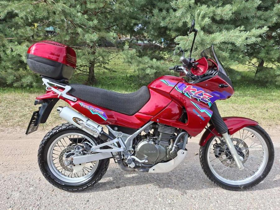 Sarkans Kawasaki KLE 1995 Marijampole, ar dzinēja tilpumu 0.50 L un nobraukumu 37 tūkst. km par 1990 €, foto 5 vietnē AUTOMOTO.COM.LV