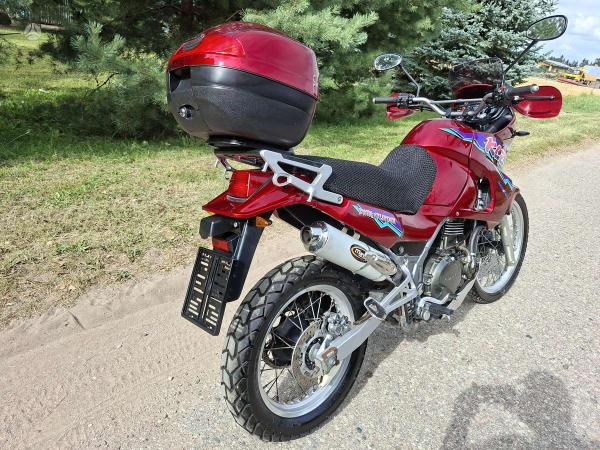 Sarkans Kawasaki KLE 1995 Marijampole, ar dzinēja tilpumu 0.50 L un nobraukumu 37 tūkst. km par 1990 €, foto 6 vietnē AUTOMOTO.COM.LV