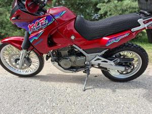 Sarkans Kawasaki KLE 1995 Marijampole, ar dzinēja tilpumu 0.50 L un nobraukumu 37 tūkst. km par 1990 €, foto 8 vietnē AUTOMOTO.COM.LV