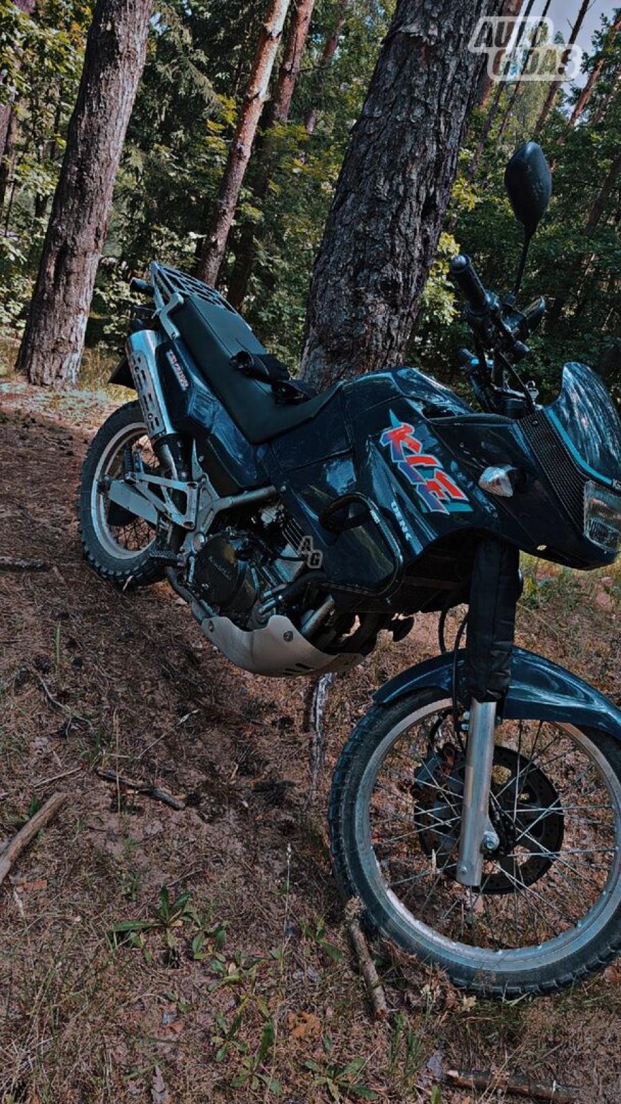Violet Kawasaki KLE 1991 in Kaunas, with an engine capacity of 0.50 L and mileage of 55 thousand km for 1200 €, photo 5 on AUTOMOTO.COM.LV