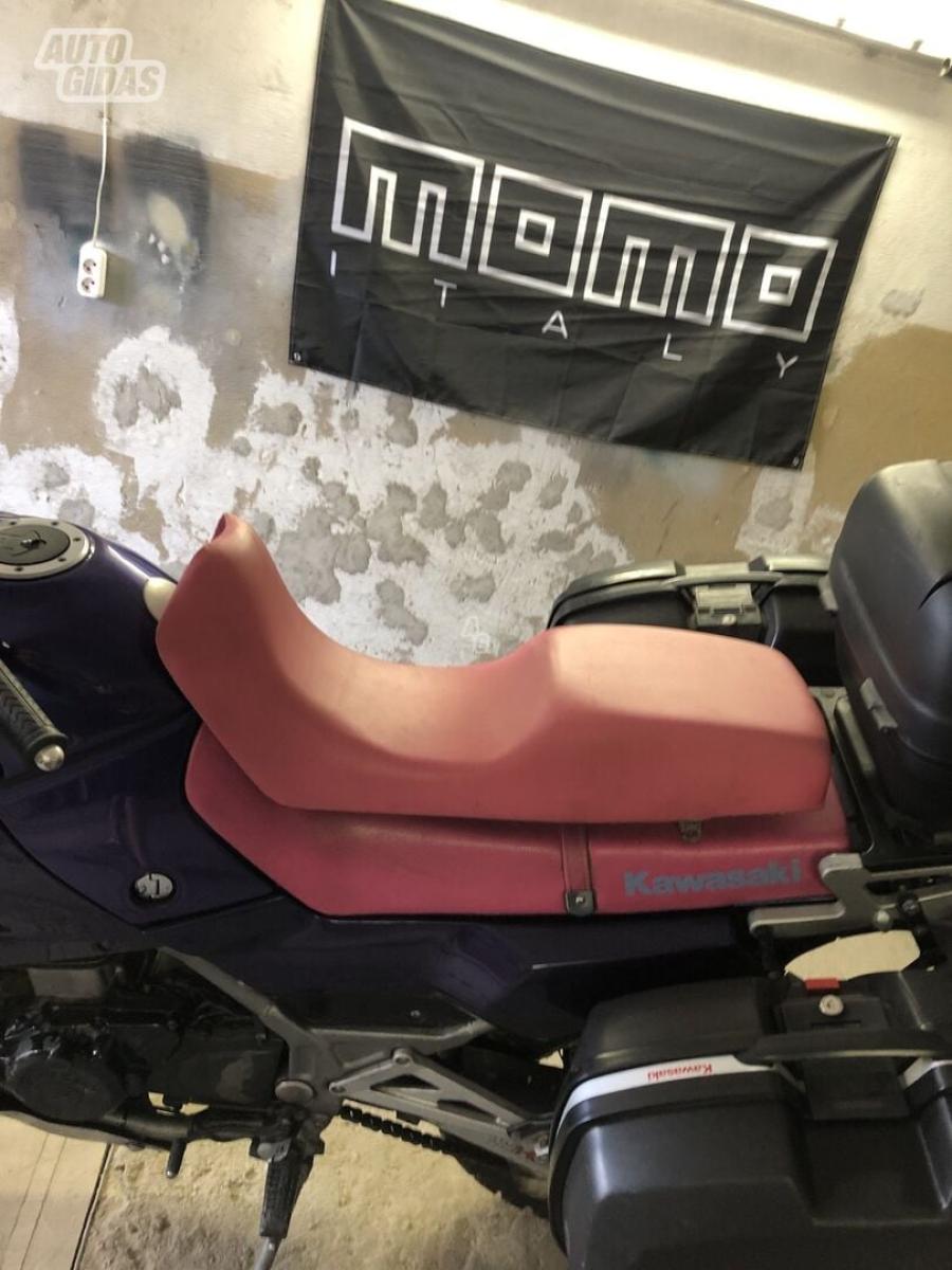 Violet Kawasaki KLE 1992 in Marijampole, with an engine capacity of 0.50 L and mileage of 59 thousand km for 1400 €, photo 10 on AUTOMOTO.COM.LV