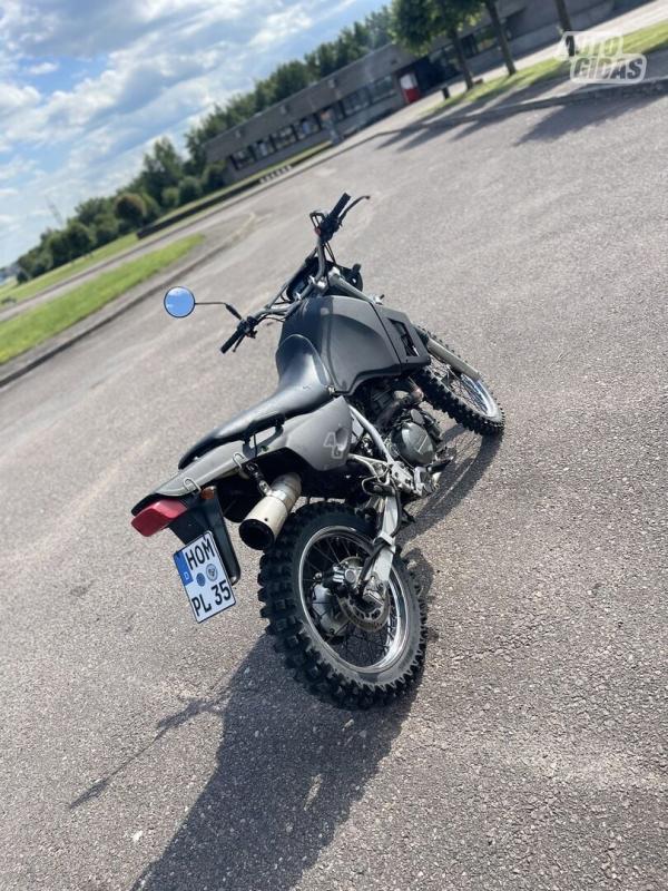 Черный Кавасаки KLR 2002 в Каунас, объемом двигателя 0.65 л и пробегом 0 тыс. км за 1100 €, фото 5 на AUTOMOTO.COM.LV