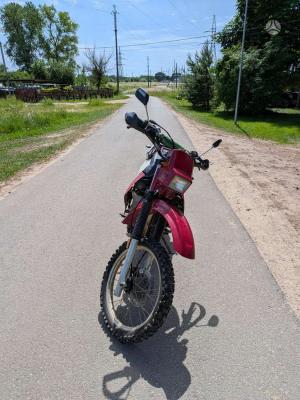 Красный Кавасаки KLR 2006 в Неменчине, объемом двигателя 0.65 л и пробегом 14 тыс. км за 1800 €, фото 3 на AUTOMOTO.COM.LV