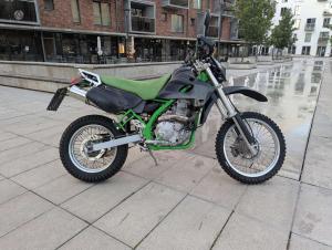 Black Kawasaki KLX 1994 in Vilnius, with an engine capacity of 0.65 L and mileage of 50 thousand km for 2300 €, photo 5 on AUTOMOTO.COM.LV