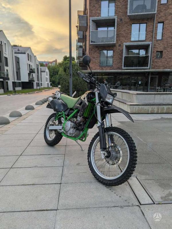 Black Kawasaki KLX 1994 in Vilnius, with an engine capacity of 0.65 L and mileage of 50 thousand km for 2300 €, photo 2 on AUTOMOTO.COM.LV