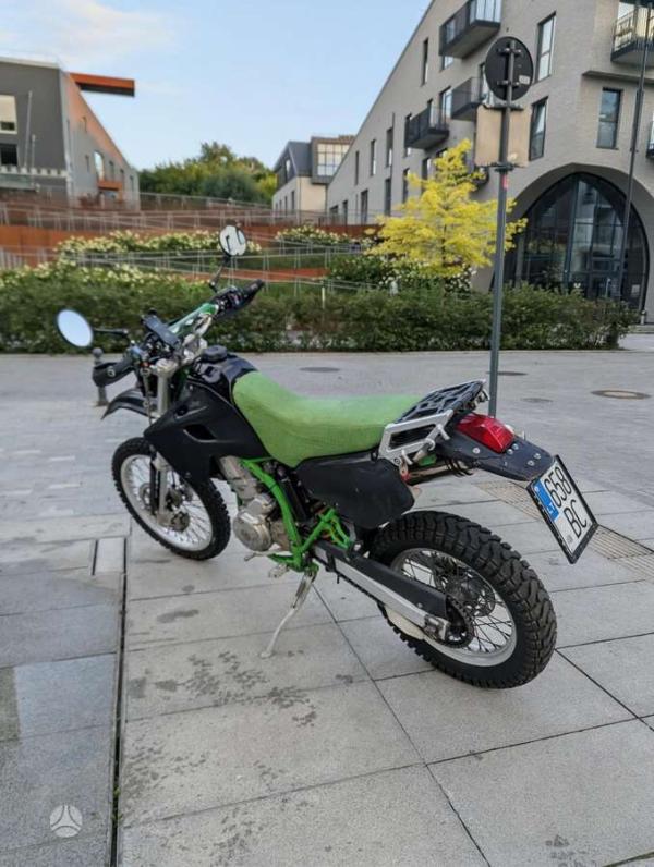 Black Kawasaki KLX 1994 in Vilnius, with an engine capacity of 0.65 L and mileage of 50 thousand km for 2300 €, photo 5 on AUTOMOTO.COM.LV