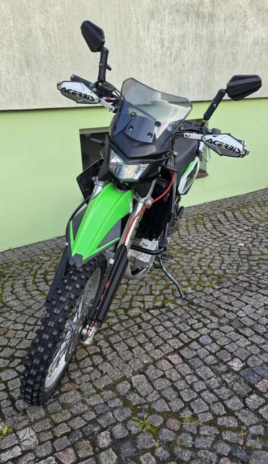 Черный Кавасаки KLX 1994 в Таураге, объемом двигателя 0.65 л и пробегом 22 тыс. км за 2550 €, фото 4 на AUTOMOTO.COM.LV