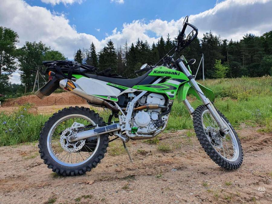 Зеленый Кавасаки KLX 2009 в Вильнюс, объемом двигателя 0.25 л и пробегом 18 тыс. км за 3300 €, фото 1 на AUTOMOTO.COM.LV