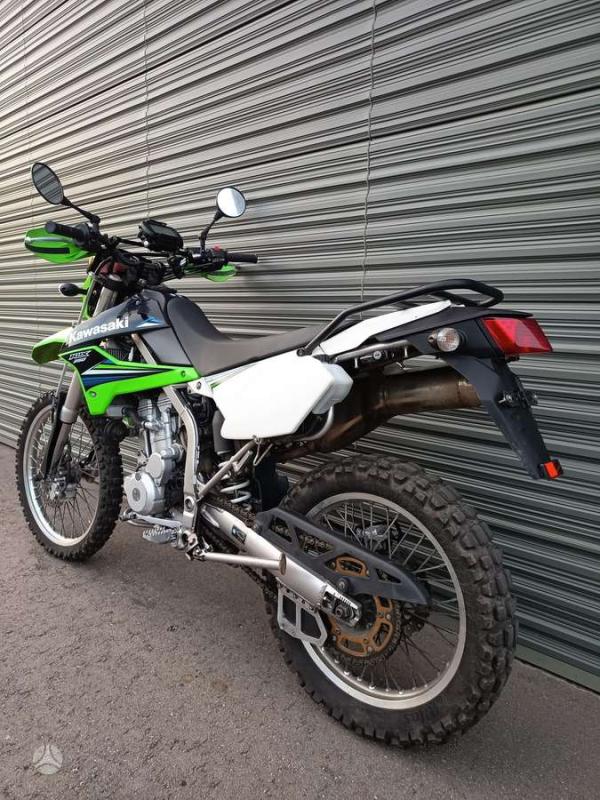 Zaļš Kawasaki KLX 2014 Viļņa, ar dzinēja tilpumu 0.25 L un nobraukumu 21 tūkst. km par 3500 €, foto 4 vietnē AUTOMOTO.COM.LV