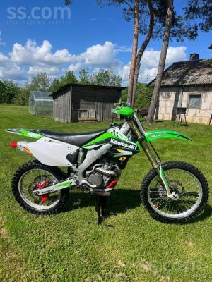 Кавасаки KX 250F 2007 в Мадона, объемом двигателя 0.25 л и пробегом 0 тыс. км за 2000 €, фото 3 на AUTOMOTO.COM.LV