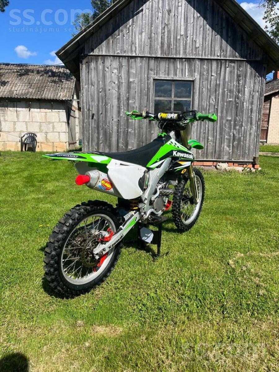 Кавасаки KX 250F 2007 в Мадона, объемом двигателя 0.25 л и пробегом 0 тыс. км за 2000 €, фото 4 на AUTOMOTO.COM.LV