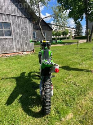 Кавасаки KX 250F 2007 в Мадона, объемом двигателя 0.25 л и пробегом 0 тыс. км за 2000 €, фото 6 на AUTOMOTO.COM.LV