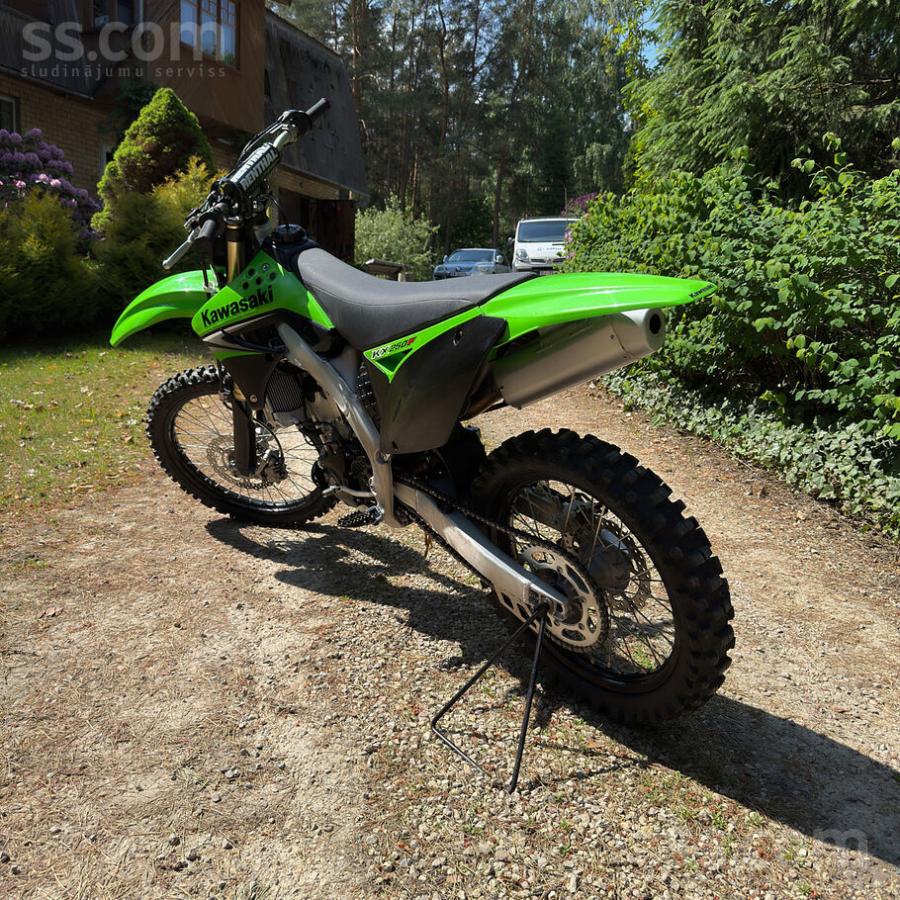 Кавасаки KX 250F 2009 в Рига, объемом двигателя 0.25 л и пробегом 0 тыс. км за 3000 €, фото 3 на AUTOMOTO.COM.LV