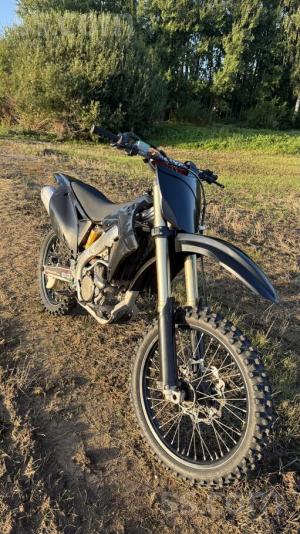 Кавасаки KX 250F 2011 в Кулдига, объемом двигателя 0.25 л и пробегом 0 тыс. км за 1800 €, фото 5 на AUTOMOTO.COM.LV