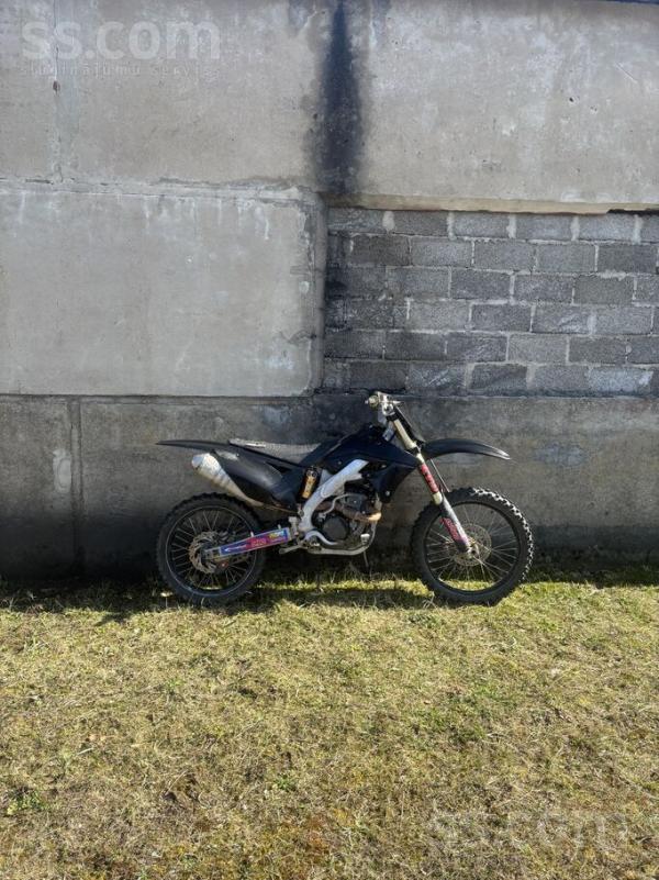 Кавасаки KX 250F 2012 в Рига, объемом двигателя 0.25 л и пробегом 0 тыс. км за 2050 €, фото 2 на AUTOMOTO.COM.LV