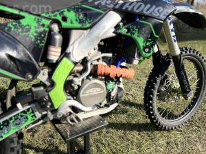 Kawasaki KX 250F 2016 in Riga, with an engine capacity of 0.25 L and mileage of 0 thousand km for 2950 €, photo 4 on AUTOMOTO.COM.LV