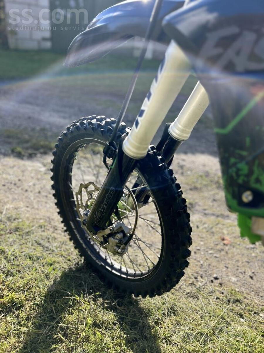 Kawasaki KX 250F 2016 in Riga, with an engine capacity of 0.25 L and mileage of 0 thousand km for 2950 €, photo 7 on AUTOMOTO.COM.LV
