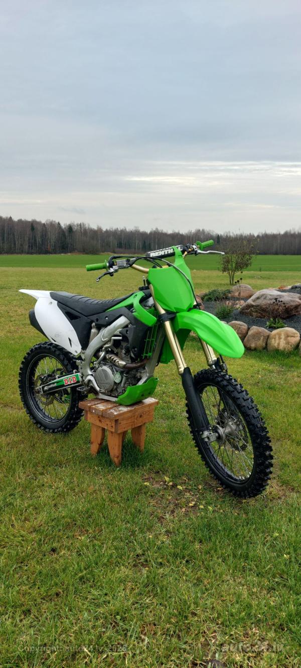 Zaļš Kawasaki KX 450 2013 Tallina, ar dzinēja tilpumu 0.45 L un nobraukumu 194 tūkst. km par 2500 €, foto 1 vietnē AUTOMOTO.COM.LV