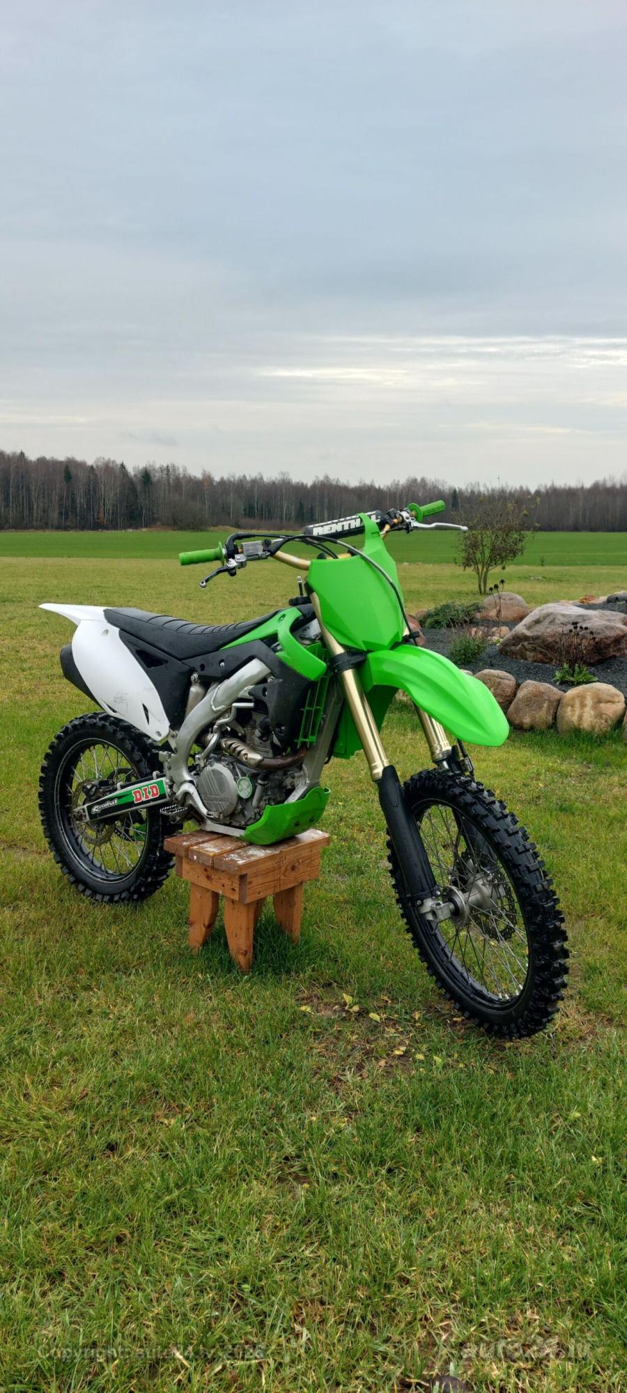 Green Kawasaki KX 450 2013 in Tallinn, with an engine capacity of 0.45 L and mileage of 194 thousand km for 2500 €, photo 1 on AUTOMOTO.COM.LV