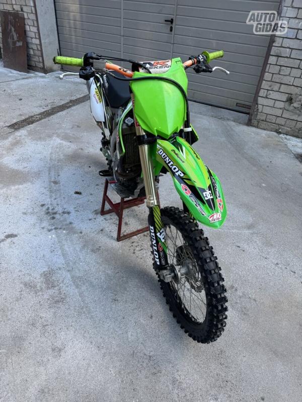 Zaļš Kawasaki KX 450 2015 Kauņa, ar dzinēja tilpumu 0.45 L un nobraukumu 165 tūkst. km par 2650 €, foto 1 vietnē AUTOMOTO.COM.LV